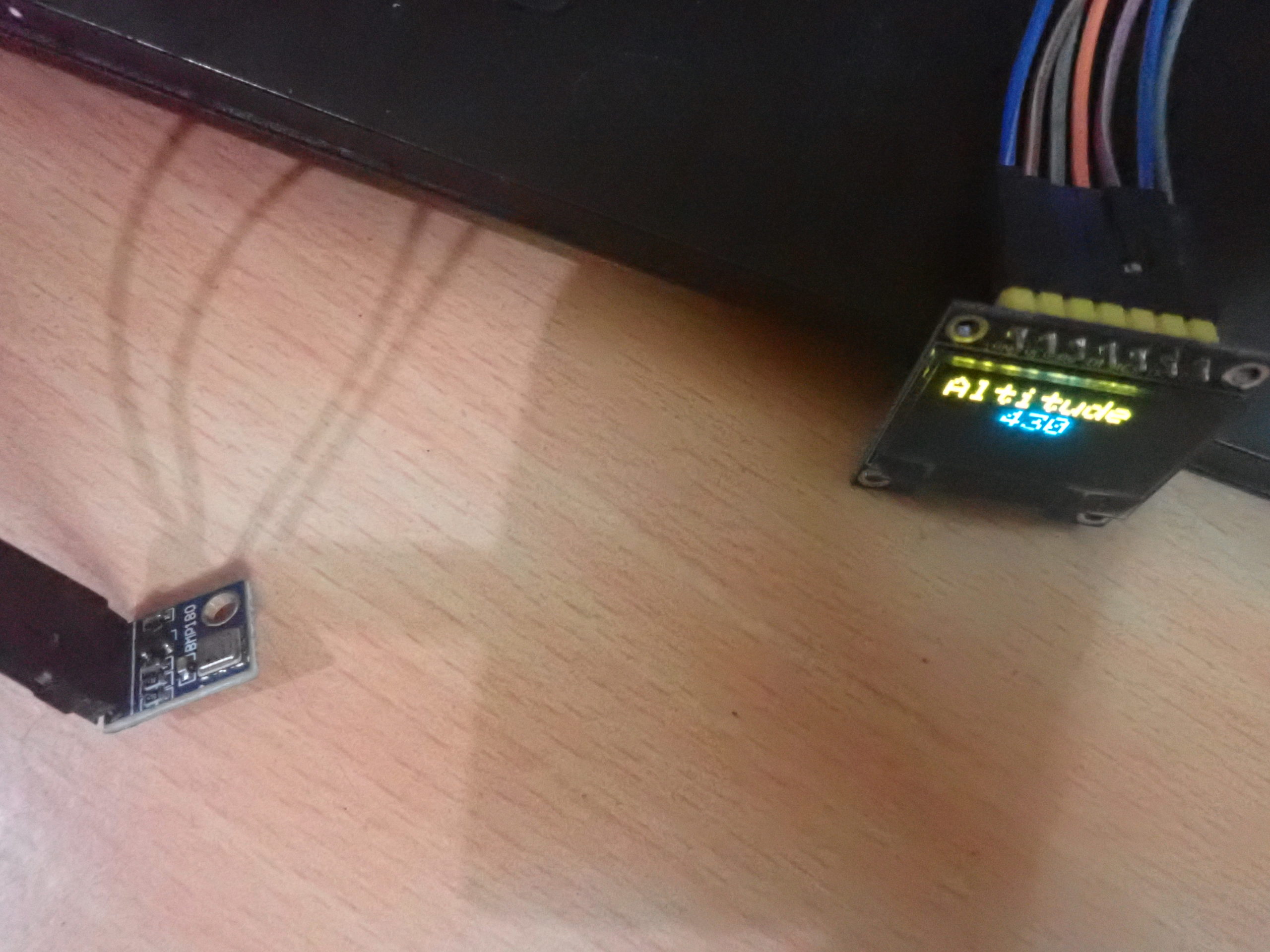 Altitude meter using BMP180, Arduino and SSD1306 OLED